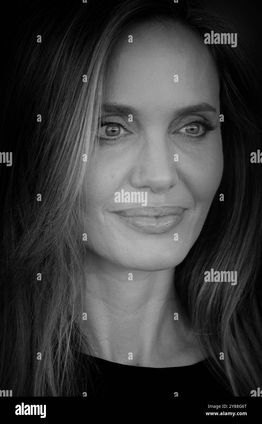 Actress director angelina jolie actor hi-res stock photography and ...