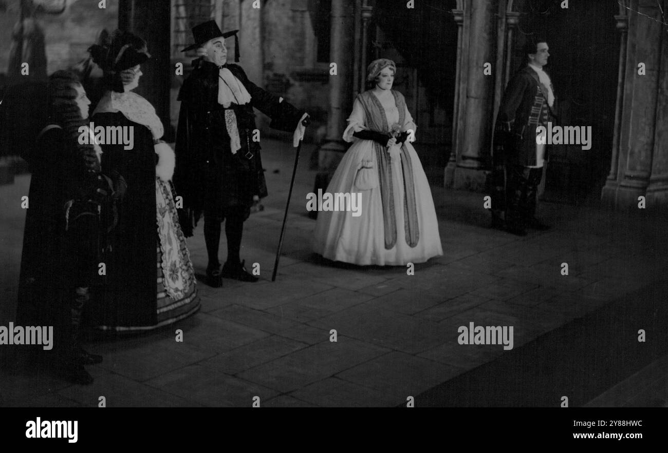 Opera - General. October 14, 1935 Stock Photo - Alamy