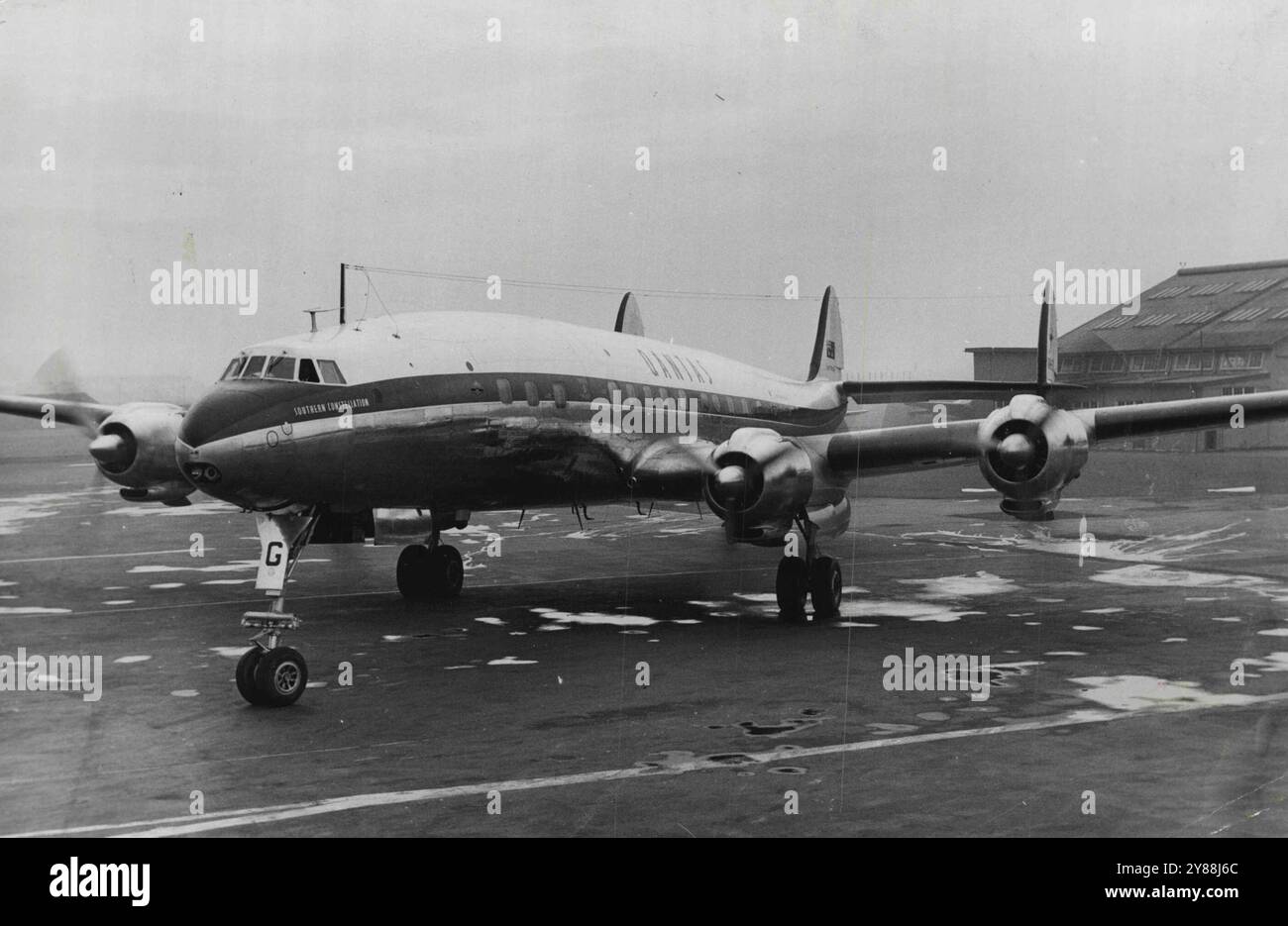Qantas Super Constellation VH-EAG. May 15, 1954 Stock Photo - Alamy