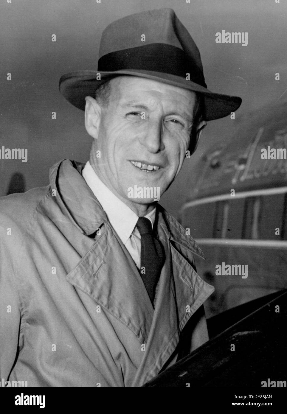 Solicitor-General Prof Bailey arrived at Mascot by Constellation from ...