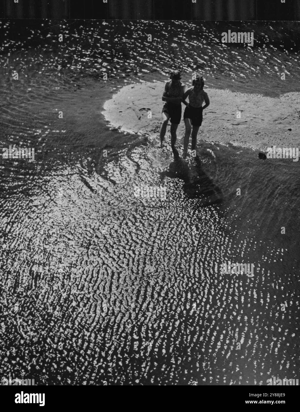 Misc beach scenes 1970 to 1979 hi-res stock photography and images - Alamy