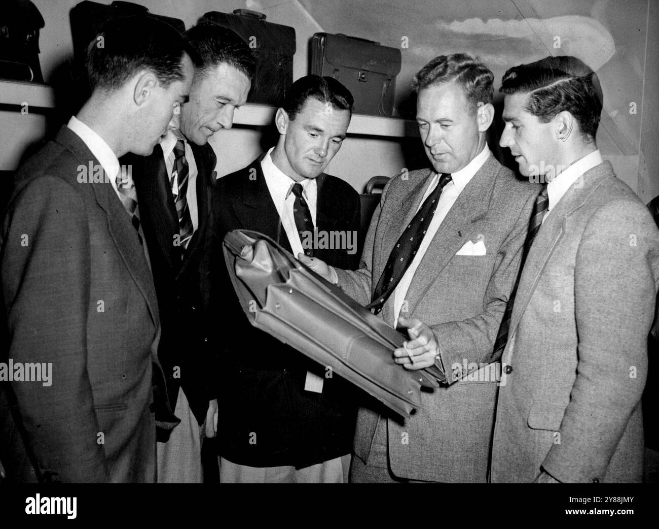 Australians Go Through The 'Covers' New Luggage For Homeward Voyage ...