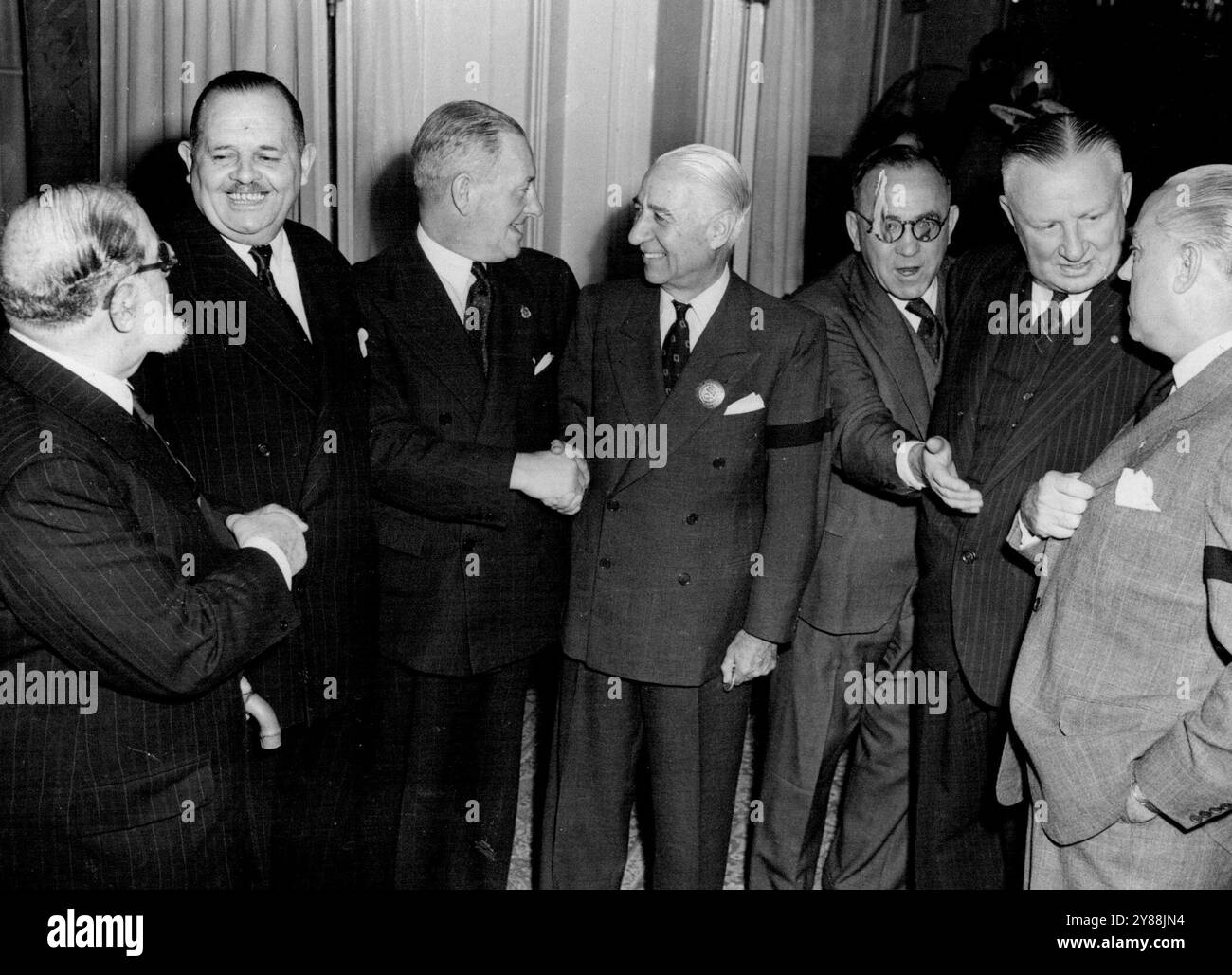 Australia Gets 1956 Olympic Games:Argentine delegates congratulate the ...