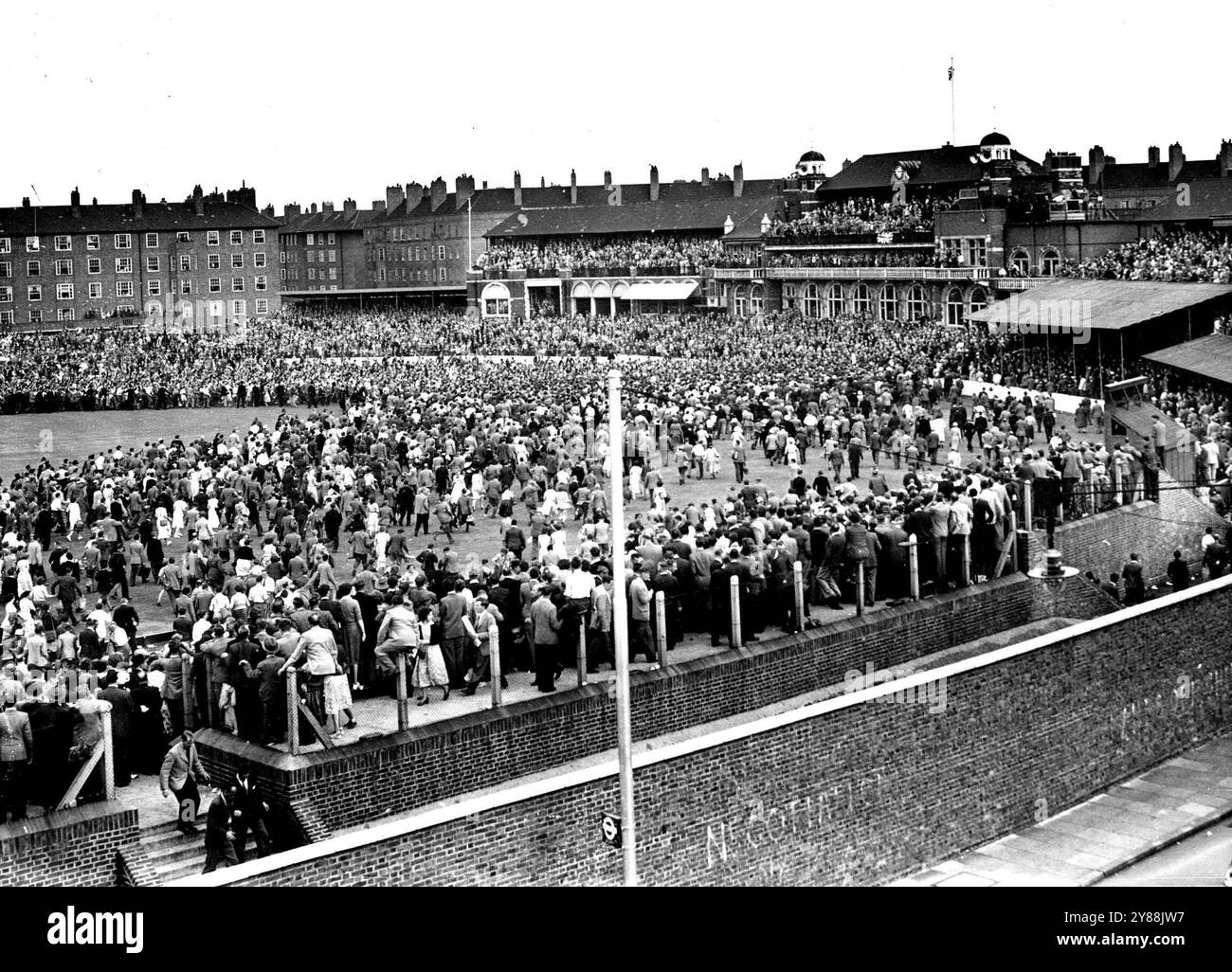 Vintage england rugby team photos hi-res stock photography and images ...