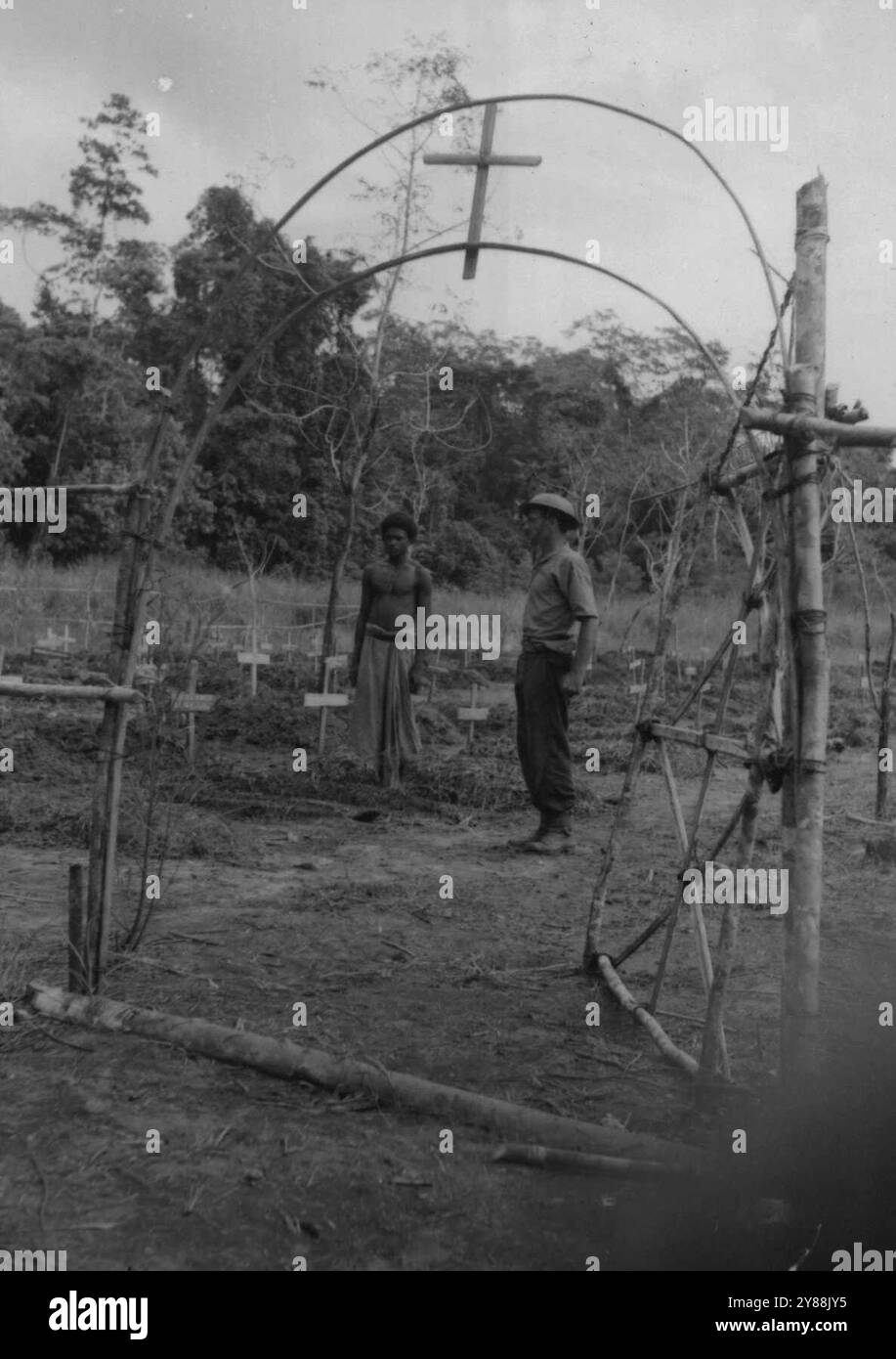 A.I.F. In Guinea Scenes & Action - War Years 1939-45 - (See Papaun ...
