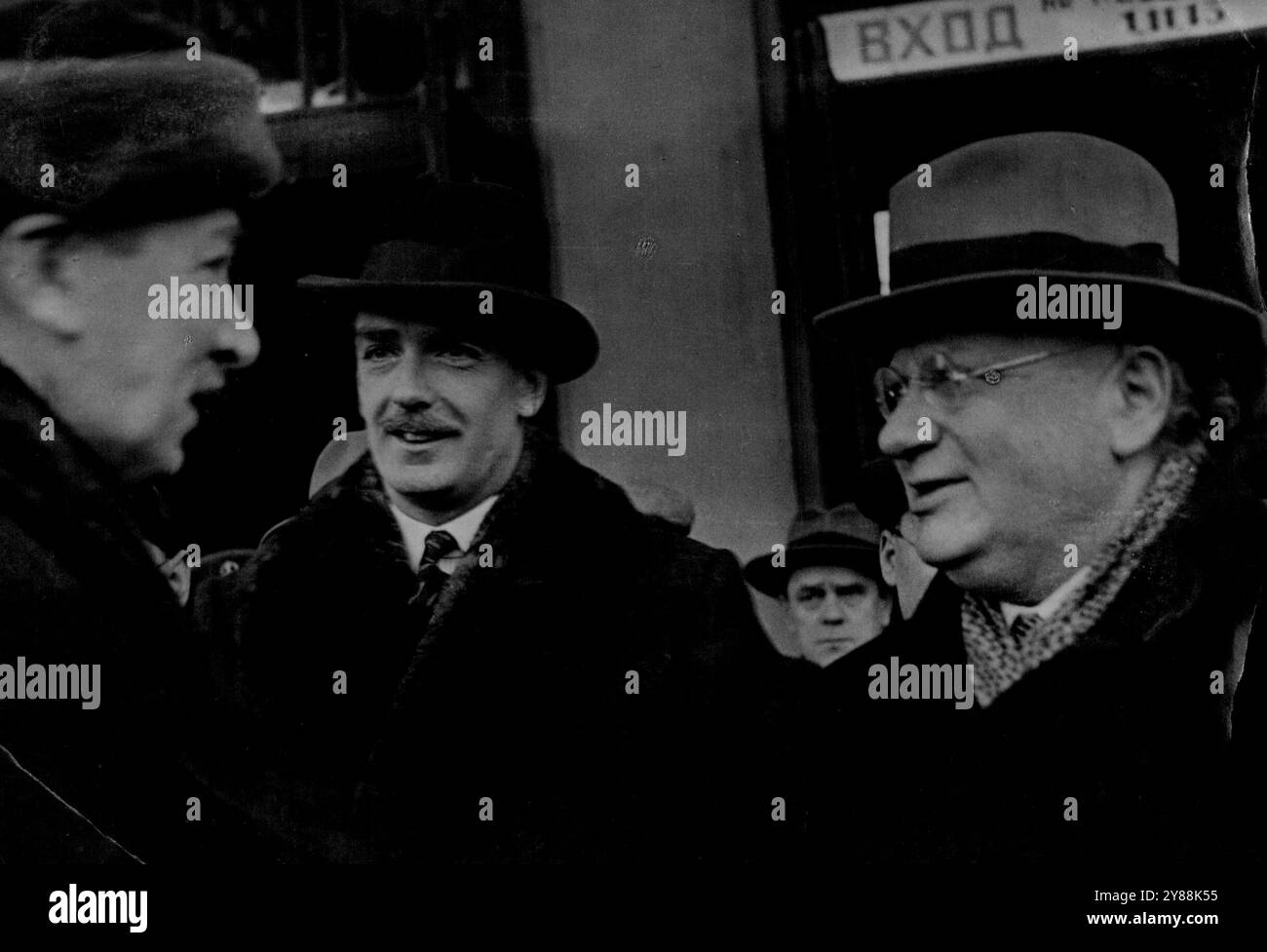 Mr. Anthony Eden in Moscow -- Mr. Eden (centre), M. Litvinov (right ...