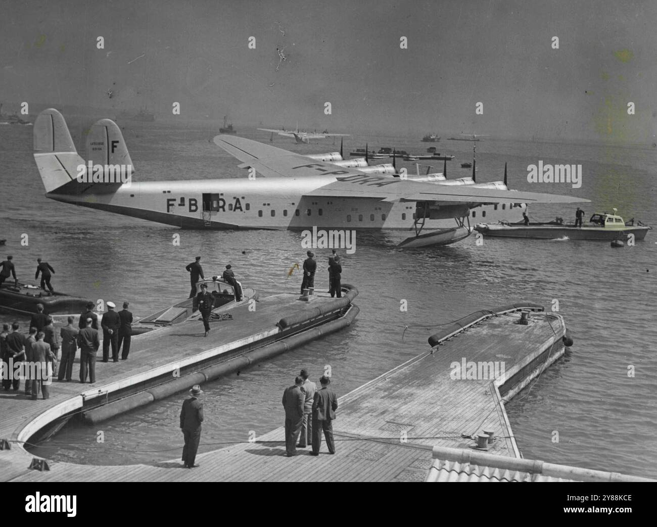 French Flying-Boat Over London: Biggest in Europe -- The flying-boat ...