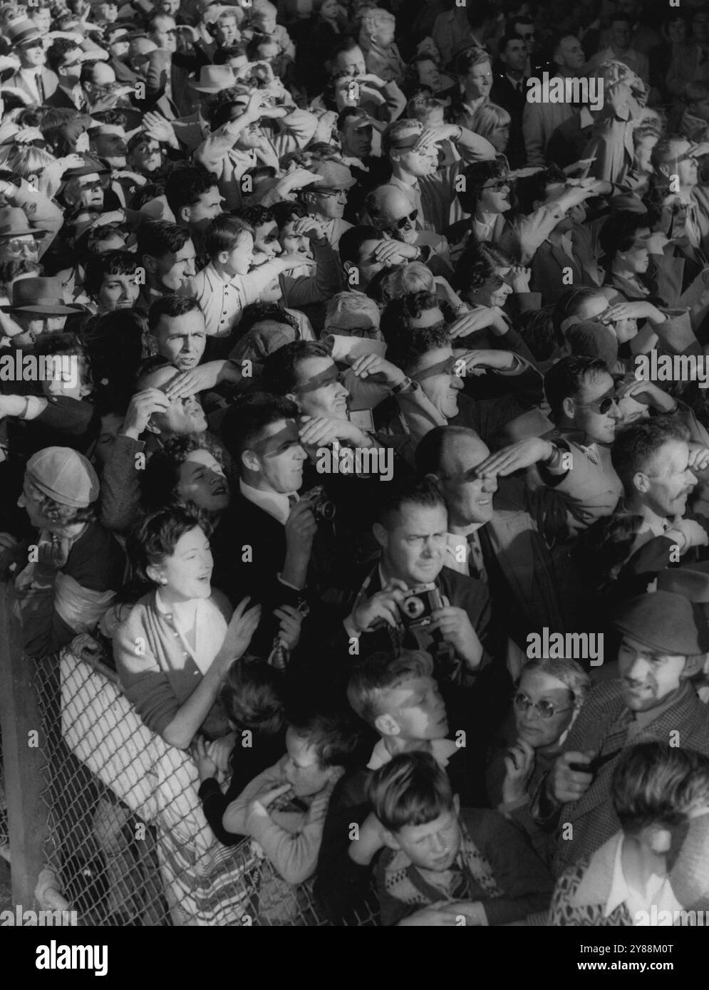 Sunshine - Crowd look for DH Comet III which *****Mascot ...