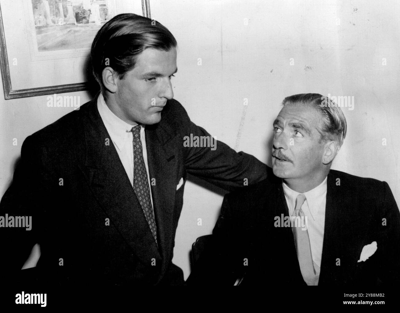 Pictured with her son hi-res stock photography and images - Alamy