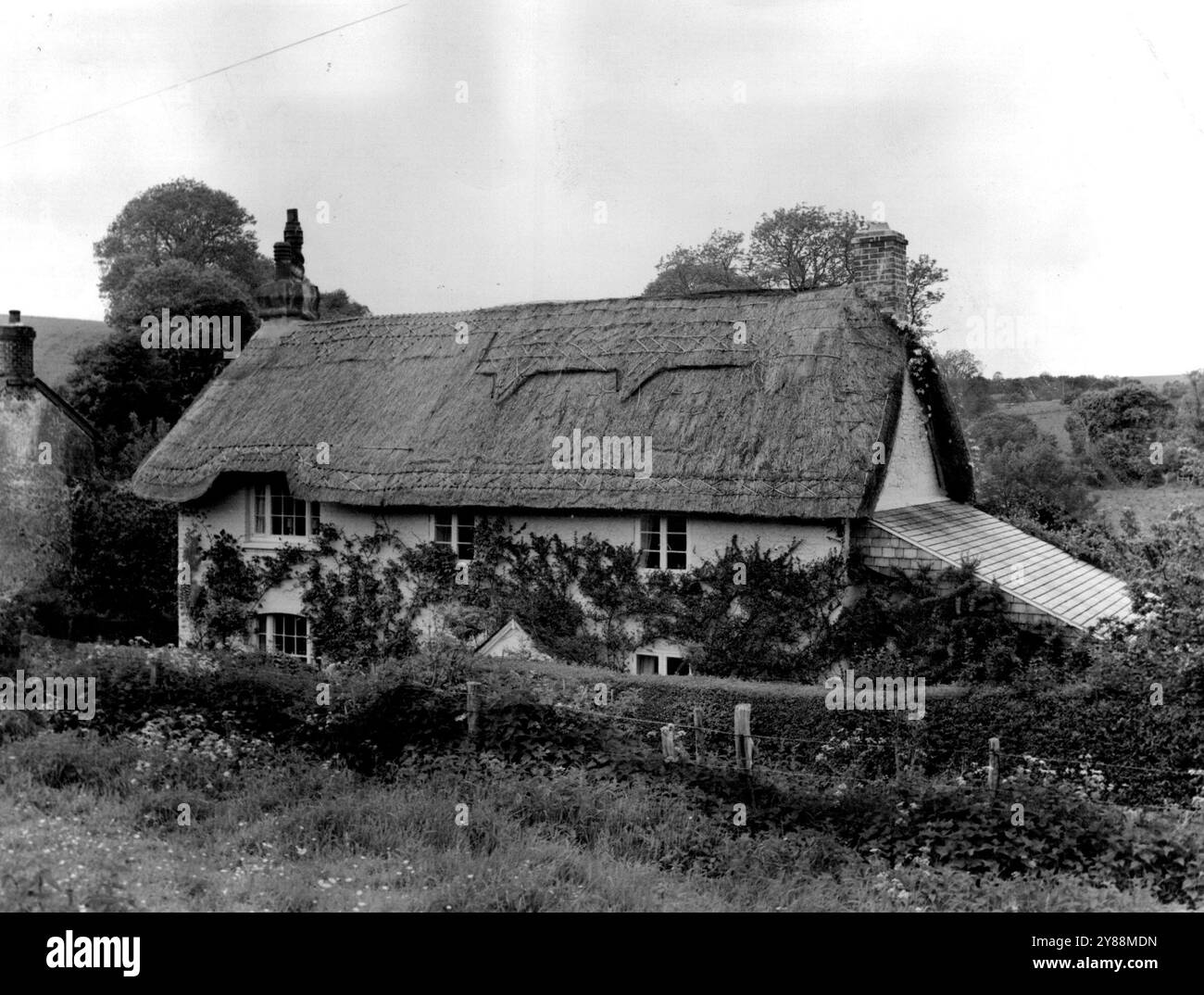 Country Cottage.Sir Anthony Eden. June 25, 1955 Stock Photo - Alamy