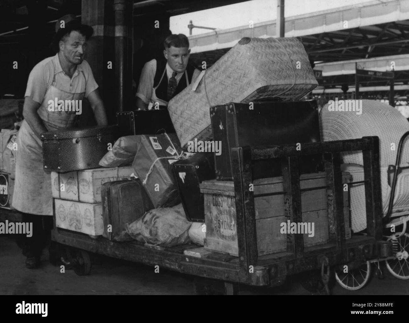 28 december 1937 hi-res stock photography and images - Alamy