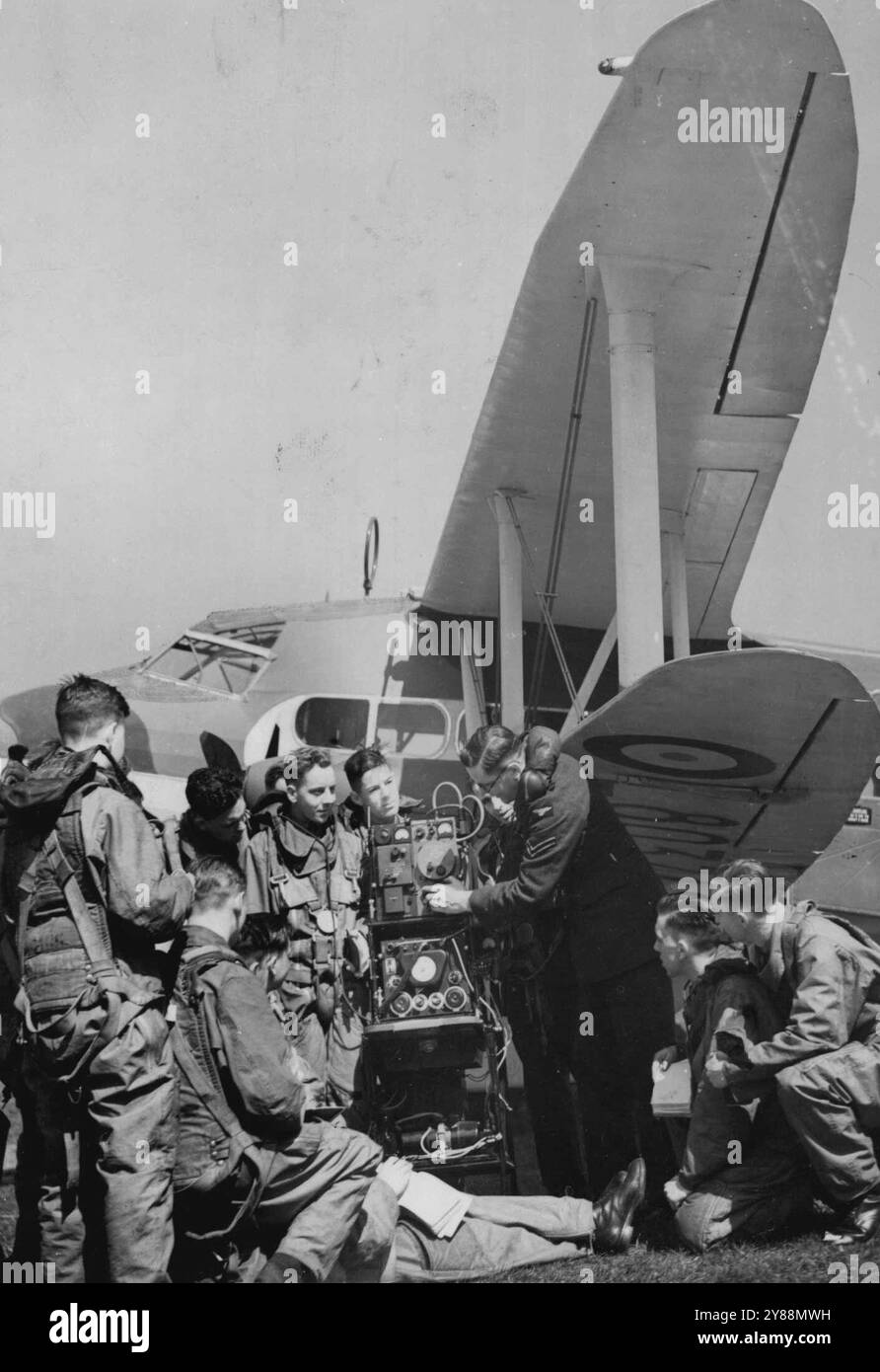 Flying Classrooms Used To Train Britain's Young Air Force Radio ...