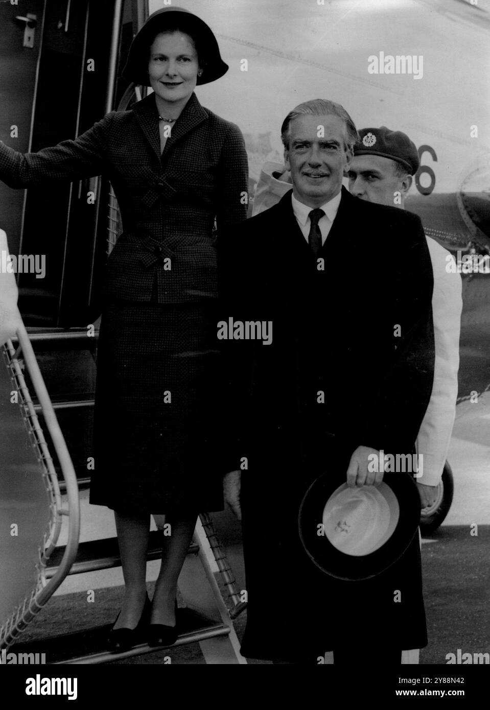 Eden leaves to see the Queen -- British Premier Sir Anthony Eden and ...