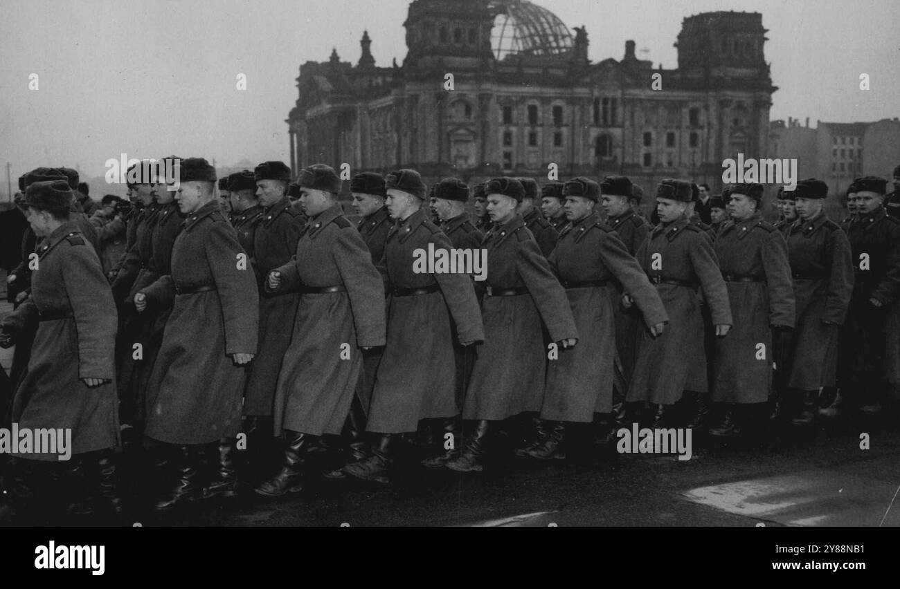 British army infantrymen march hi-res stock photography and images - Alamy