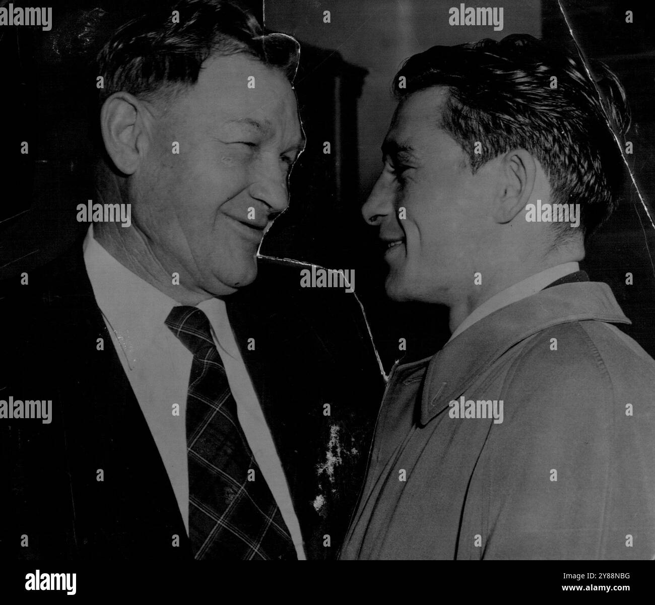 Frank Burns, who won the Australian middle weight championship in 1921 ...