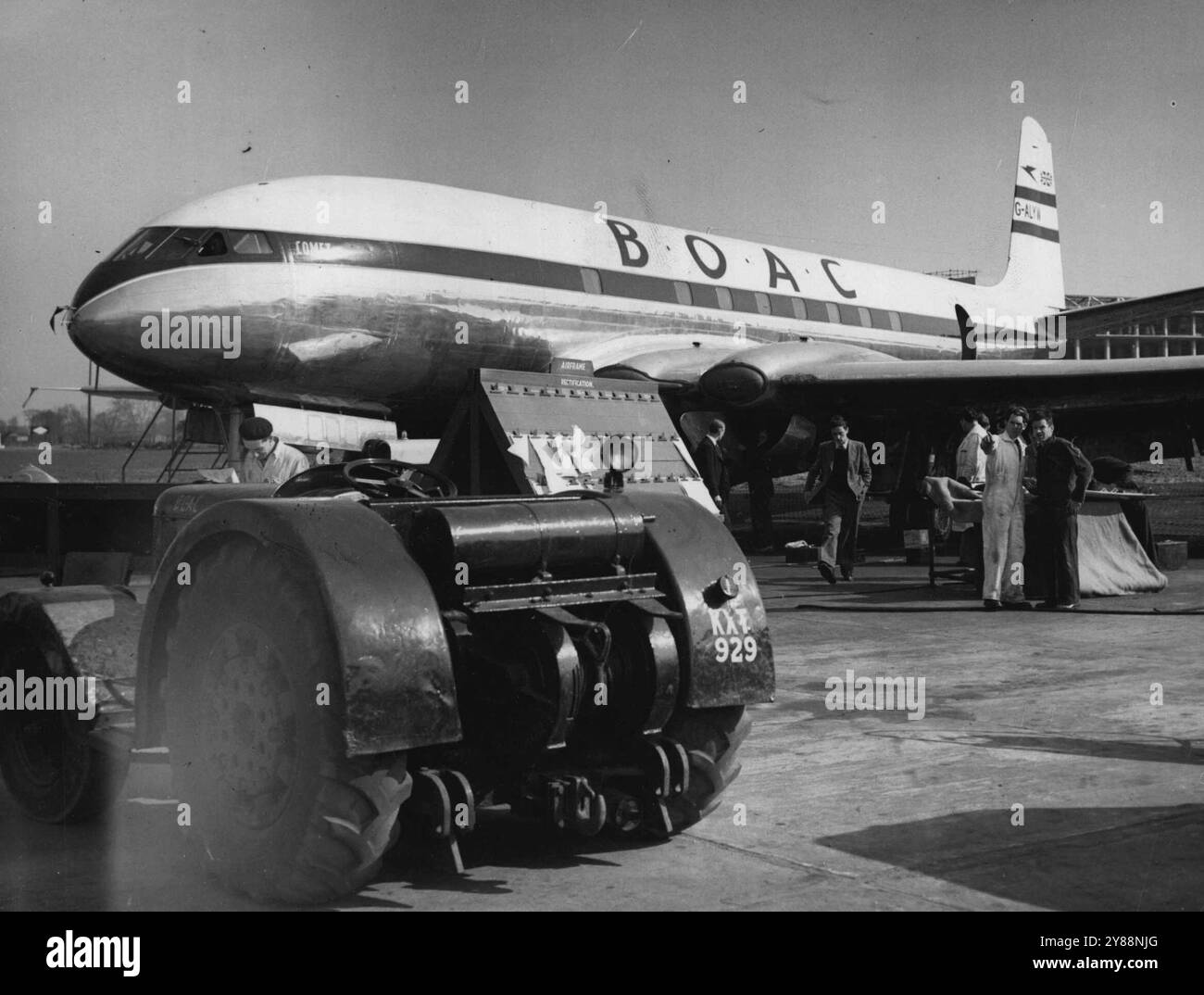 Comet Prlpared For Test Flight -- The BOAC Comet with the 50 ...