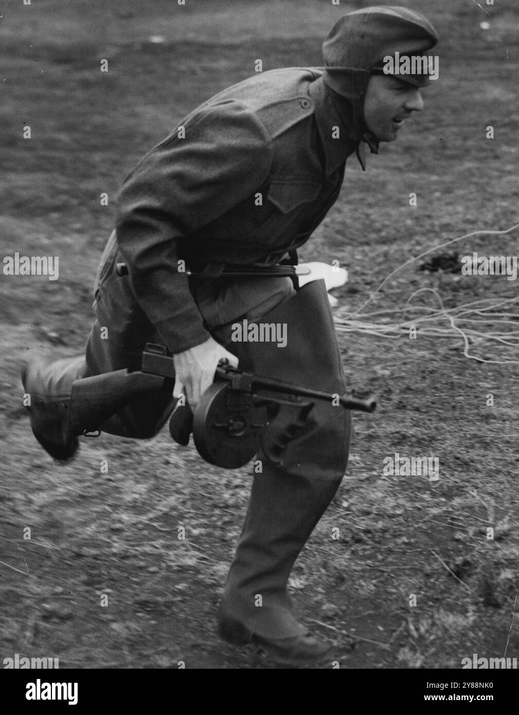 Aviation 932B - Australia Paratroops (See Also: Australian Army File ...