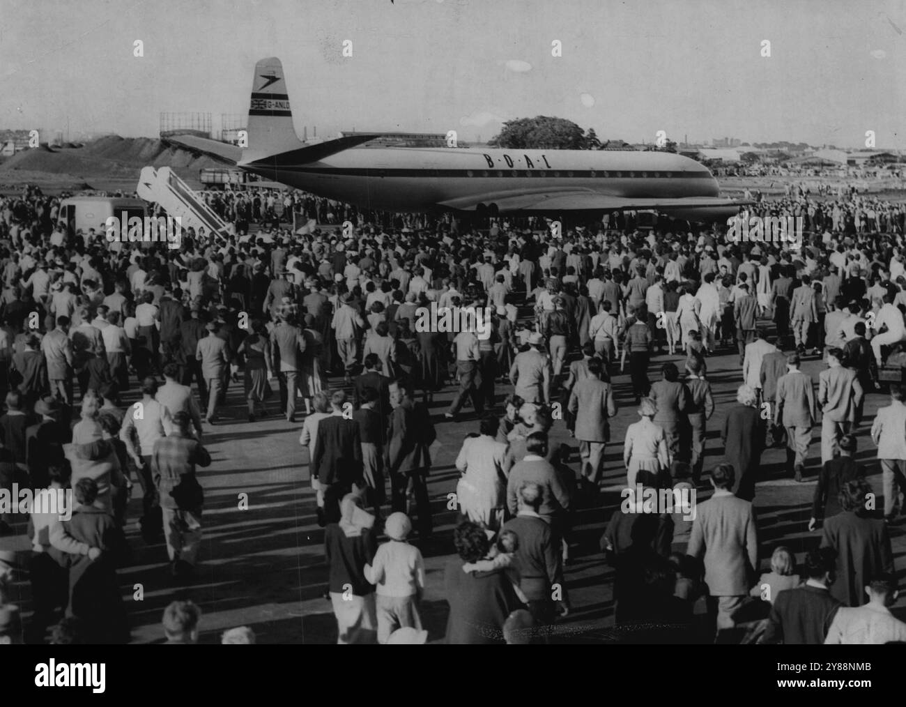 Comet III at Mascot. December 05, 1955 Stock Photo - Alamy