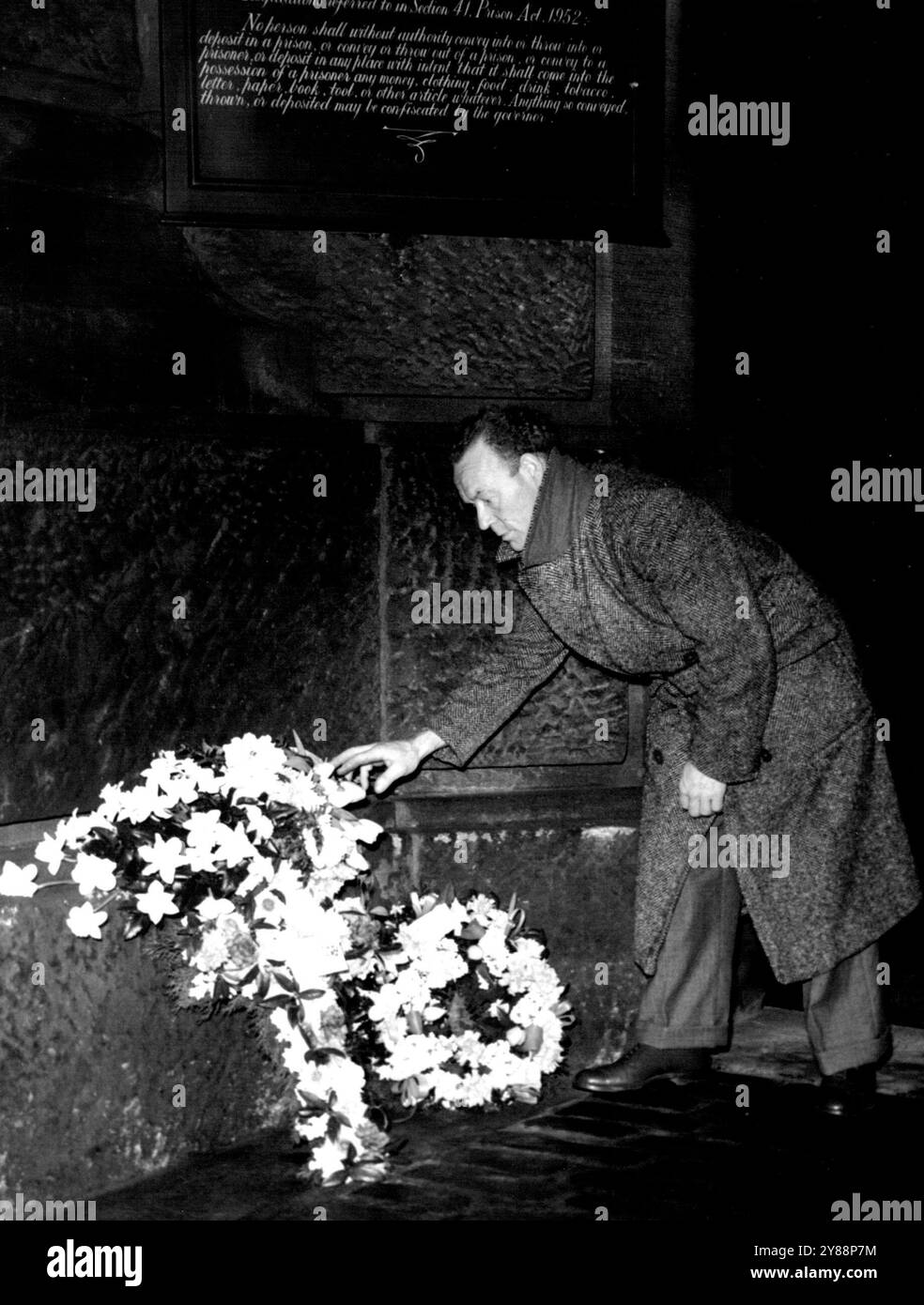 The Anniversary Of An Execution -- Mr. Bentley laying his wreath last ...