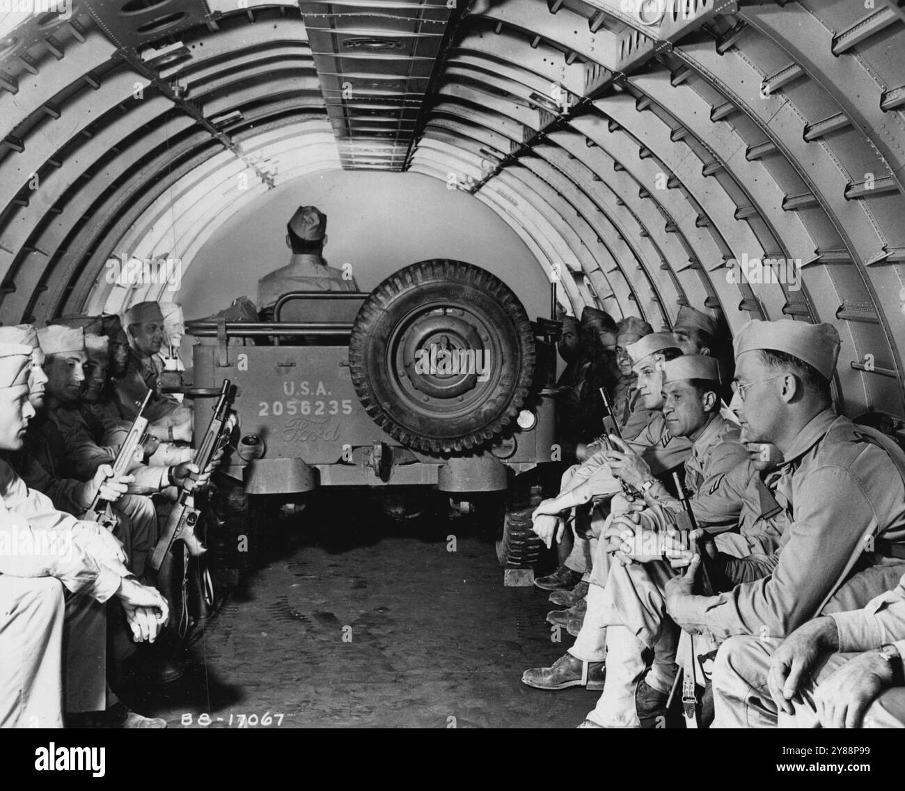 Aviation 981 airborne troops usa hi-res stock photography and images - Alamy