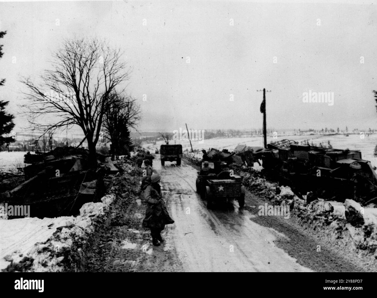 World war ii american soldiers tanks hi-res stock photography and ...