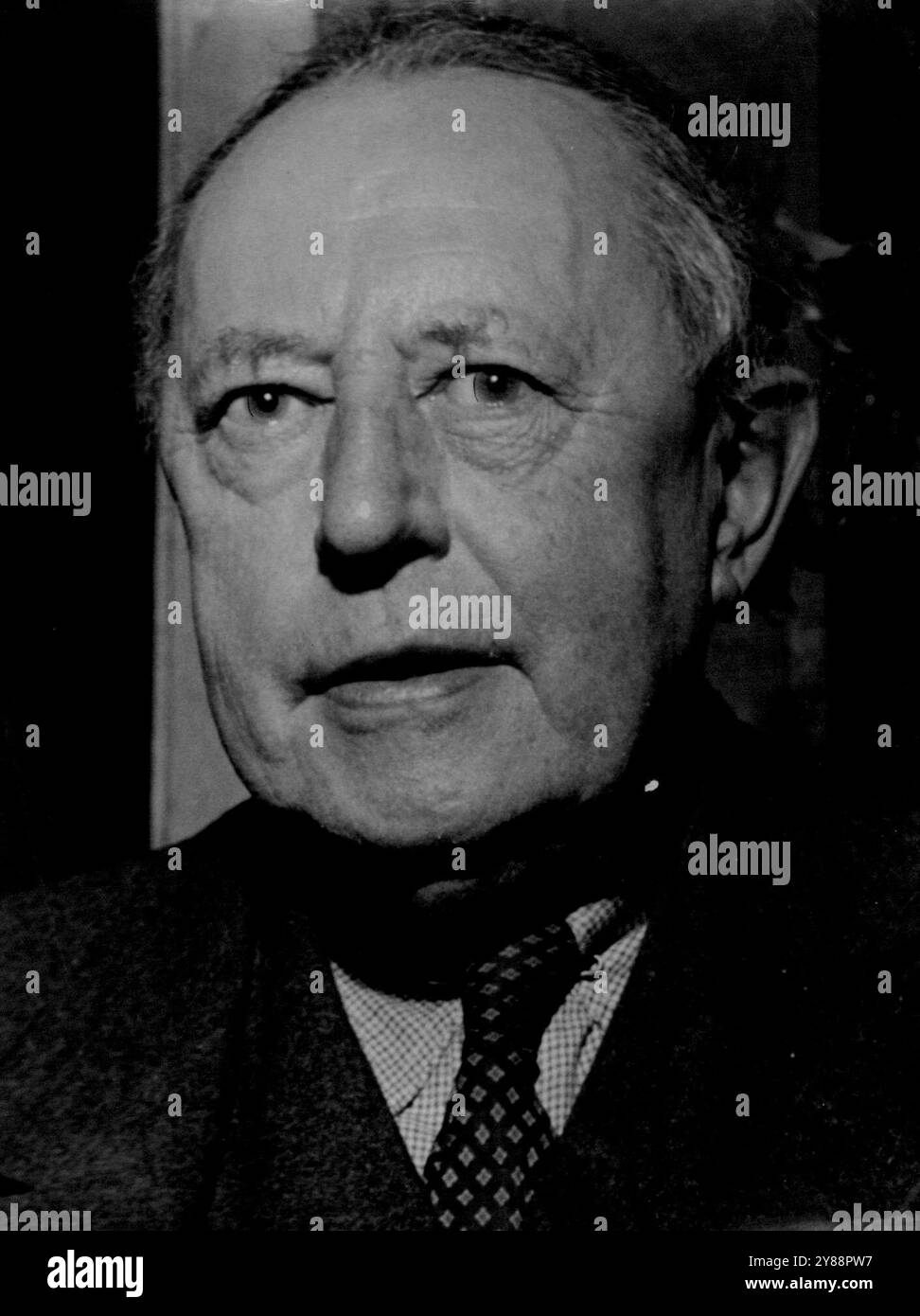 Sir kenneth barnes Black and White Stock Photos & Images - Alamy