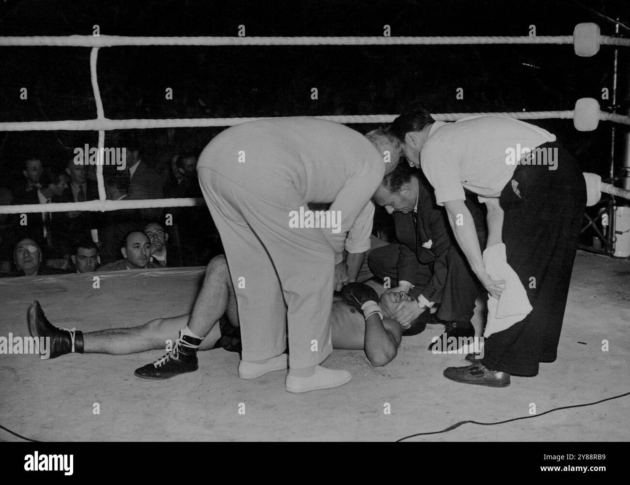 Sports - Boxing - Crowds. September 13, 1950. (Photo by Daily Mirror ...