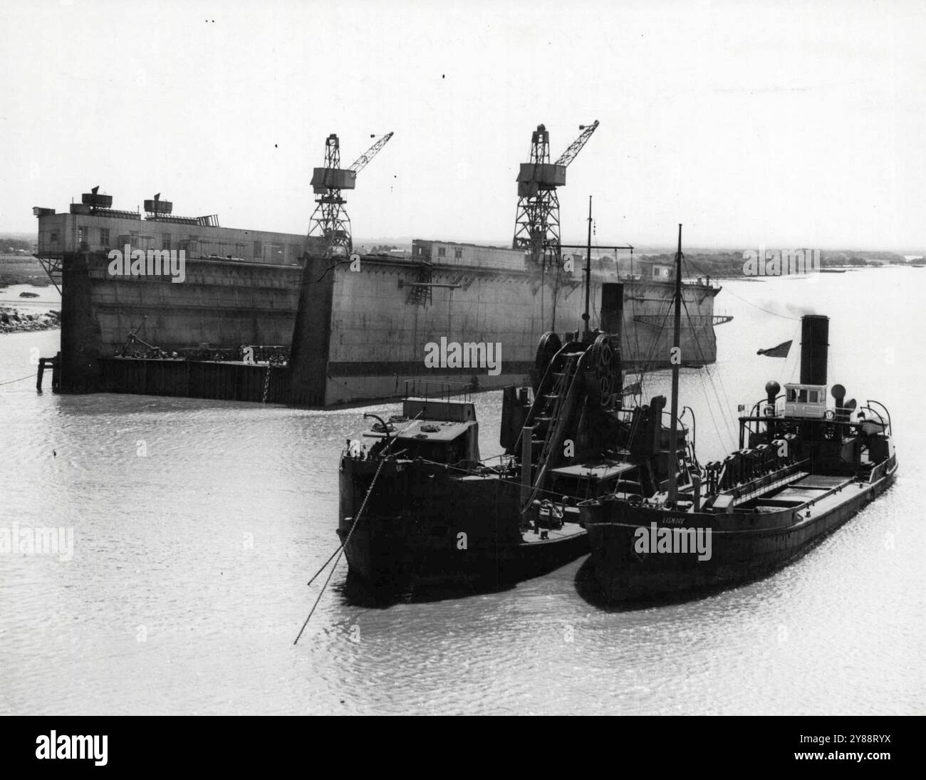 Archival dredge barge hi-res stock photography and images - Alamy