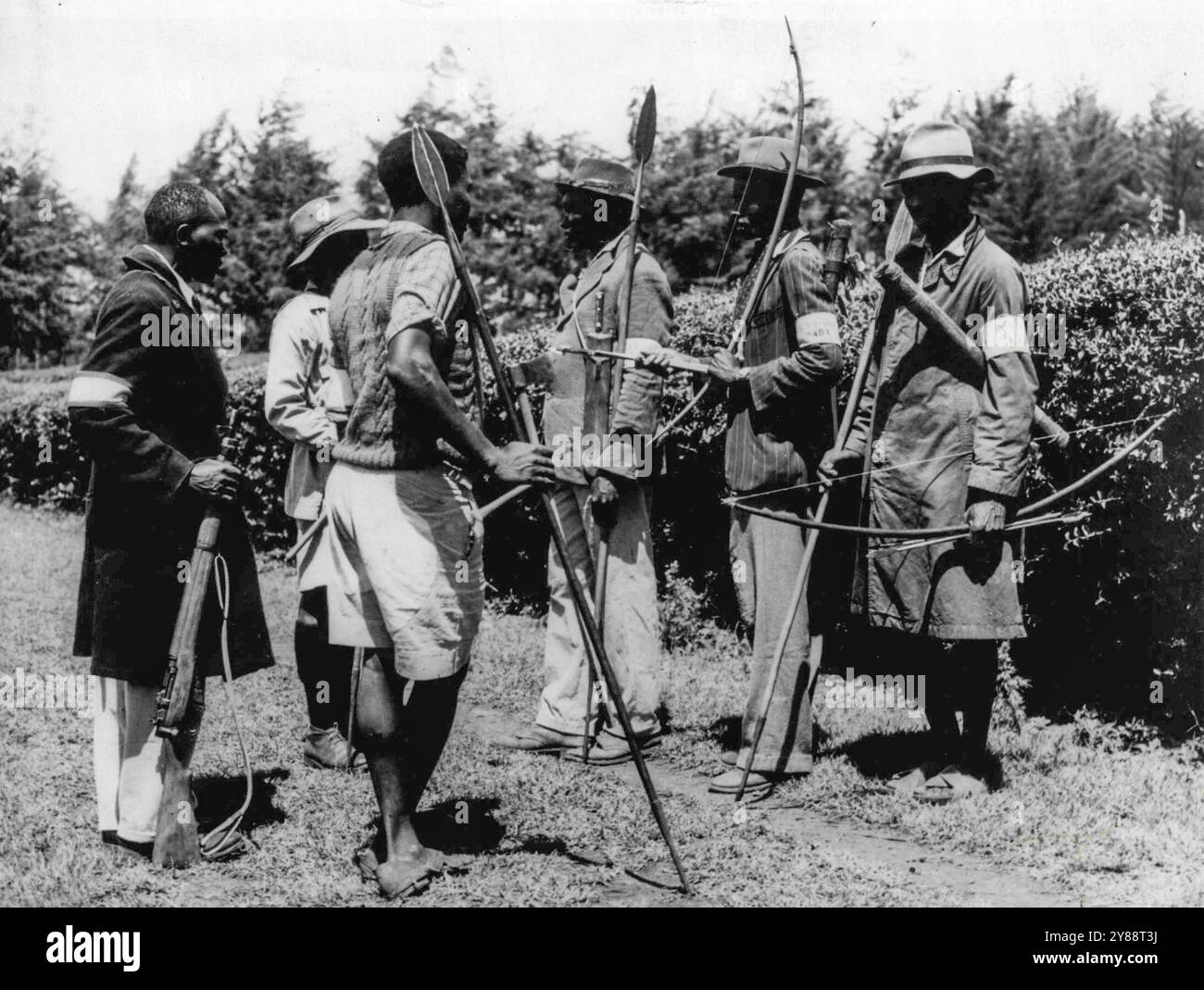 African spears weapons hi-res stock photography and images - Alamy