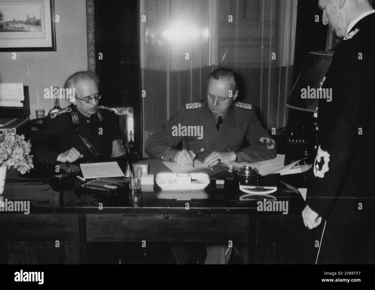 The Signing of the German - Slovakian protection contract in Berlin - U ...