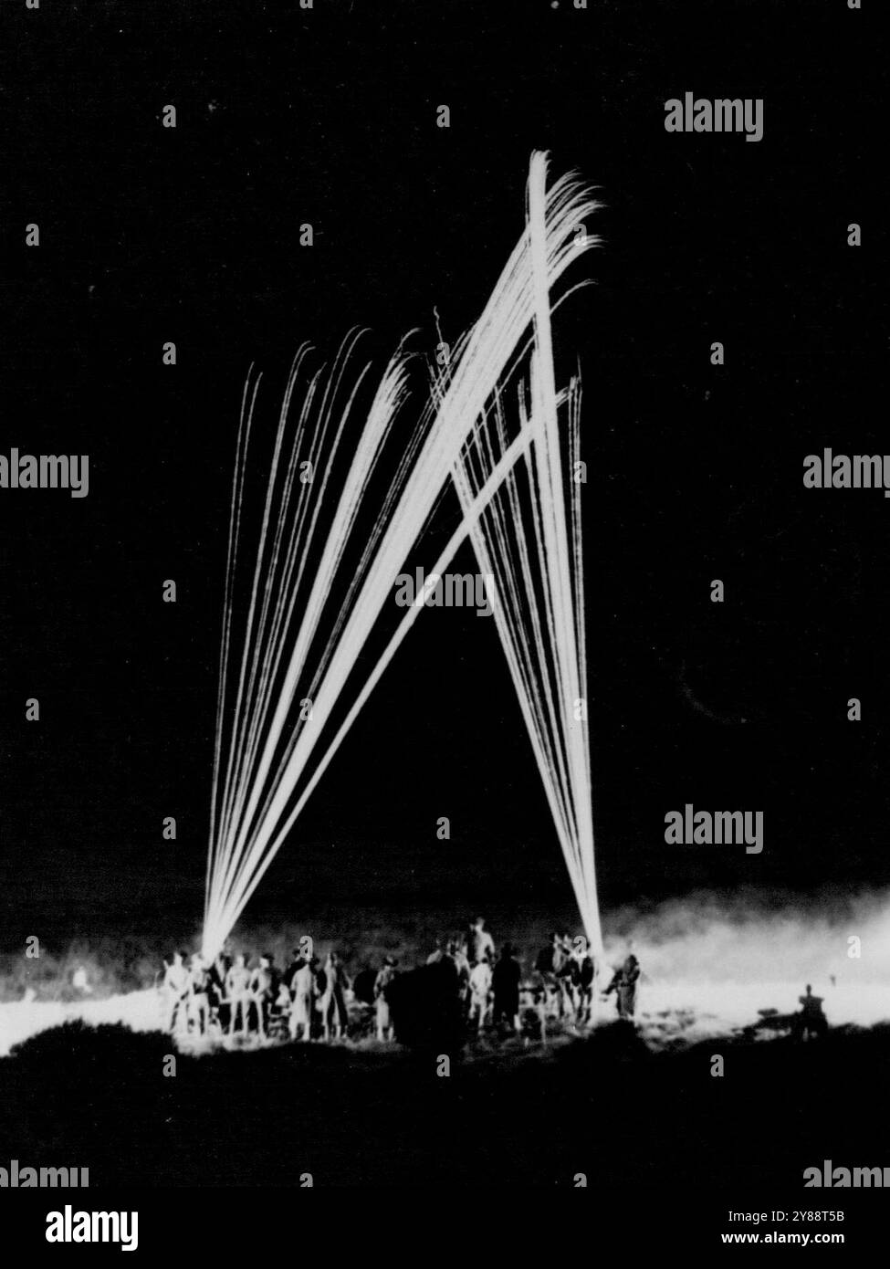 Searchlight anti aircraft hi-res stock photography and images - Alamy