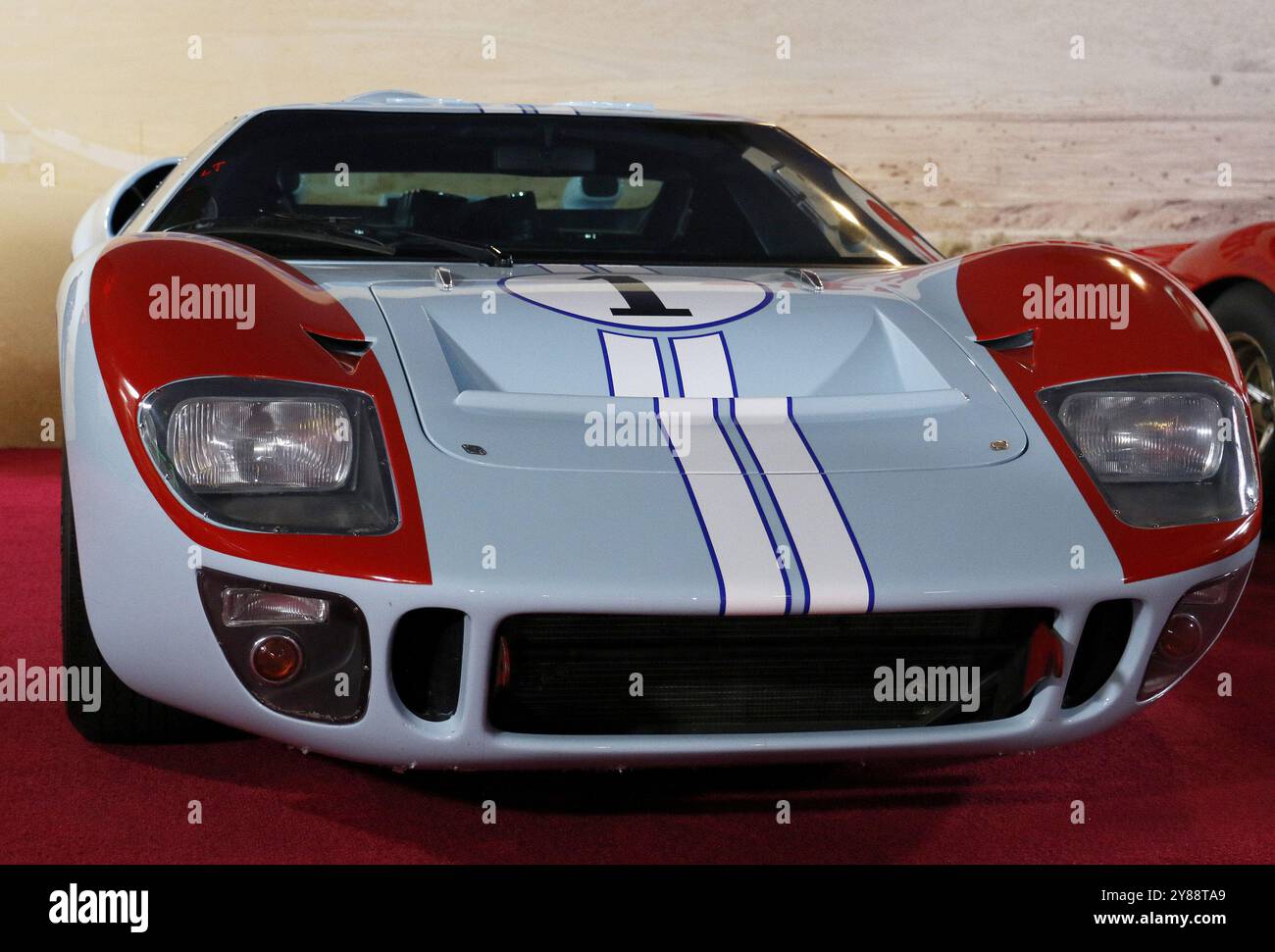 1966 ford gt40 mkii ferrari hi-res stock photography and images - Alamy