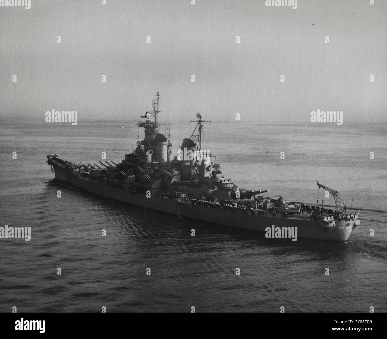 USS New Jersey Moves Into Action - The battleship USS New Jersey has ...
