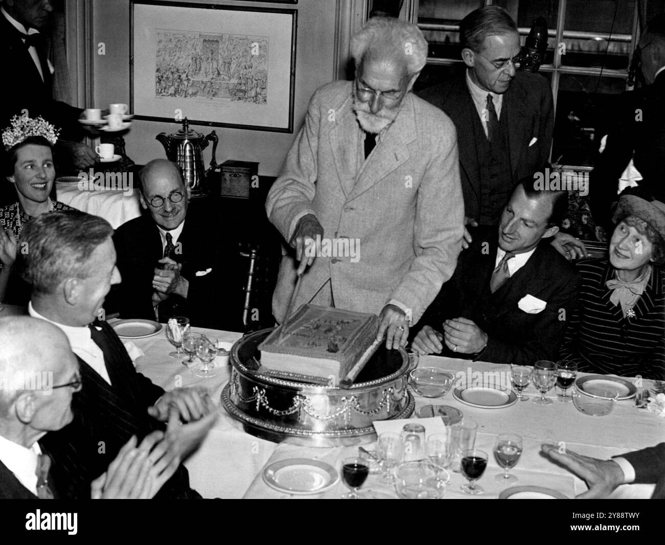 Mr robertson scott hi-res stock photography and images - Alamy