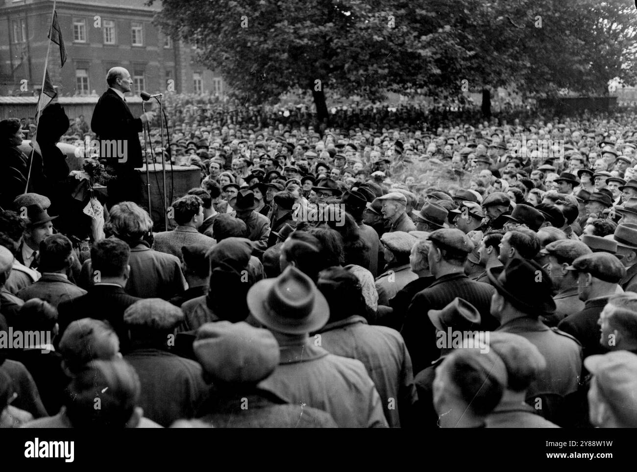 Mr clement attleeblack and white hi-res stock photography and images ...