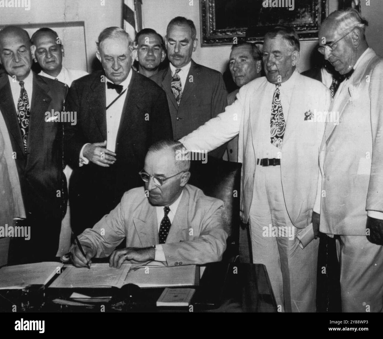 Sen claude pepper hi-res stock photography and images - Alamy