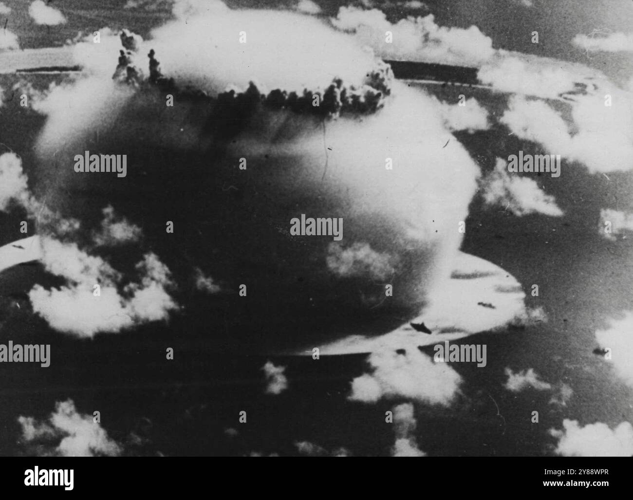 Wwii explosions hi-res stock photography and images - Alamy
