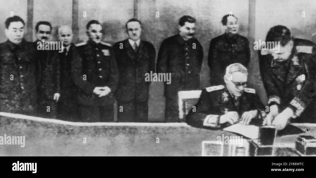 Mao y stalin hi-res stock photography and images - Alamy