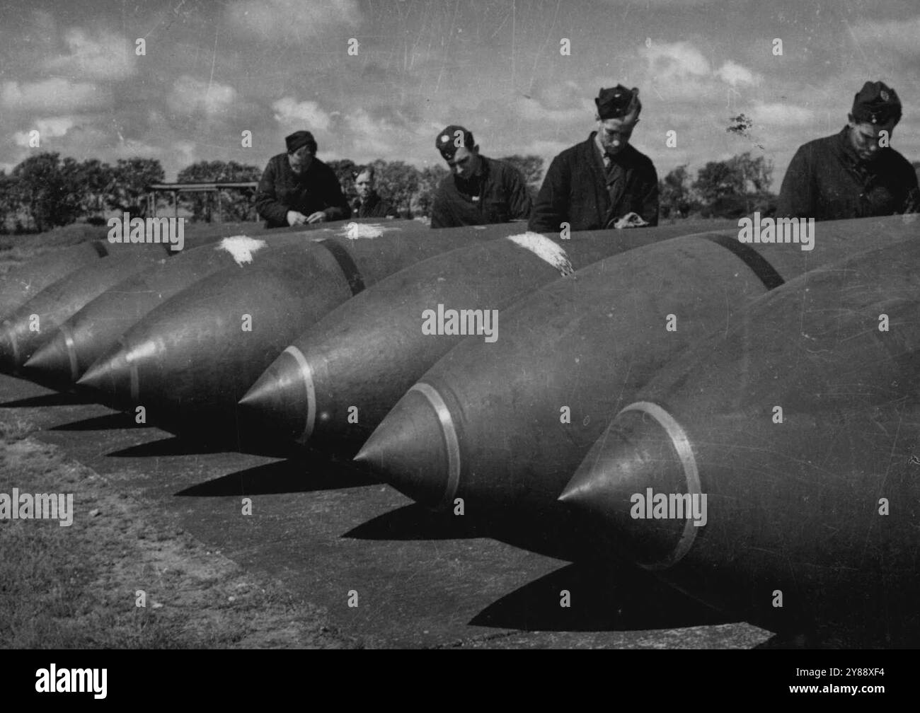 The R.A.F.'s New Bomb.The R.A.F. is using a new bomb which is torpedo ...