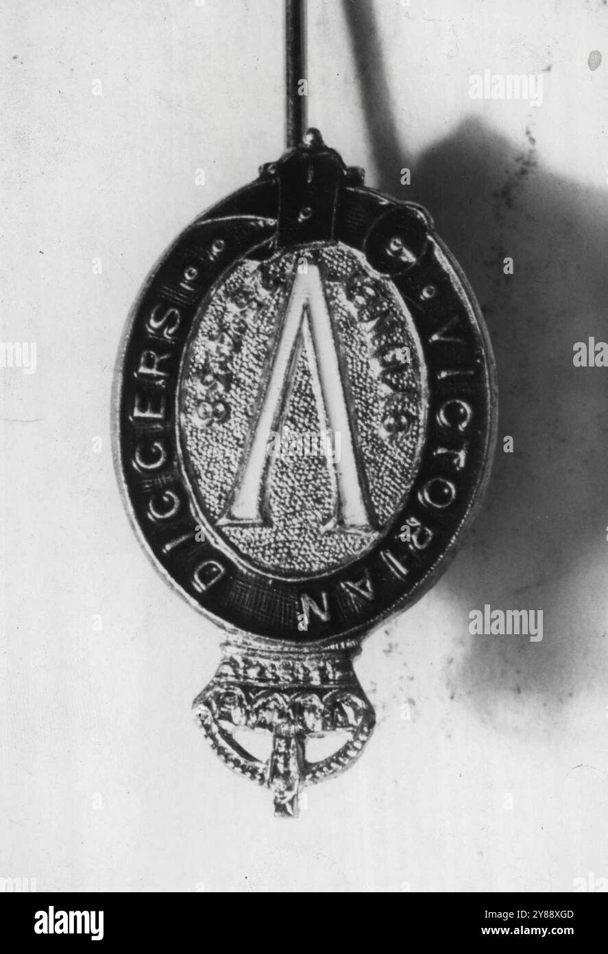 Anzac diggers historical hi-res stock photography and images - Alamy