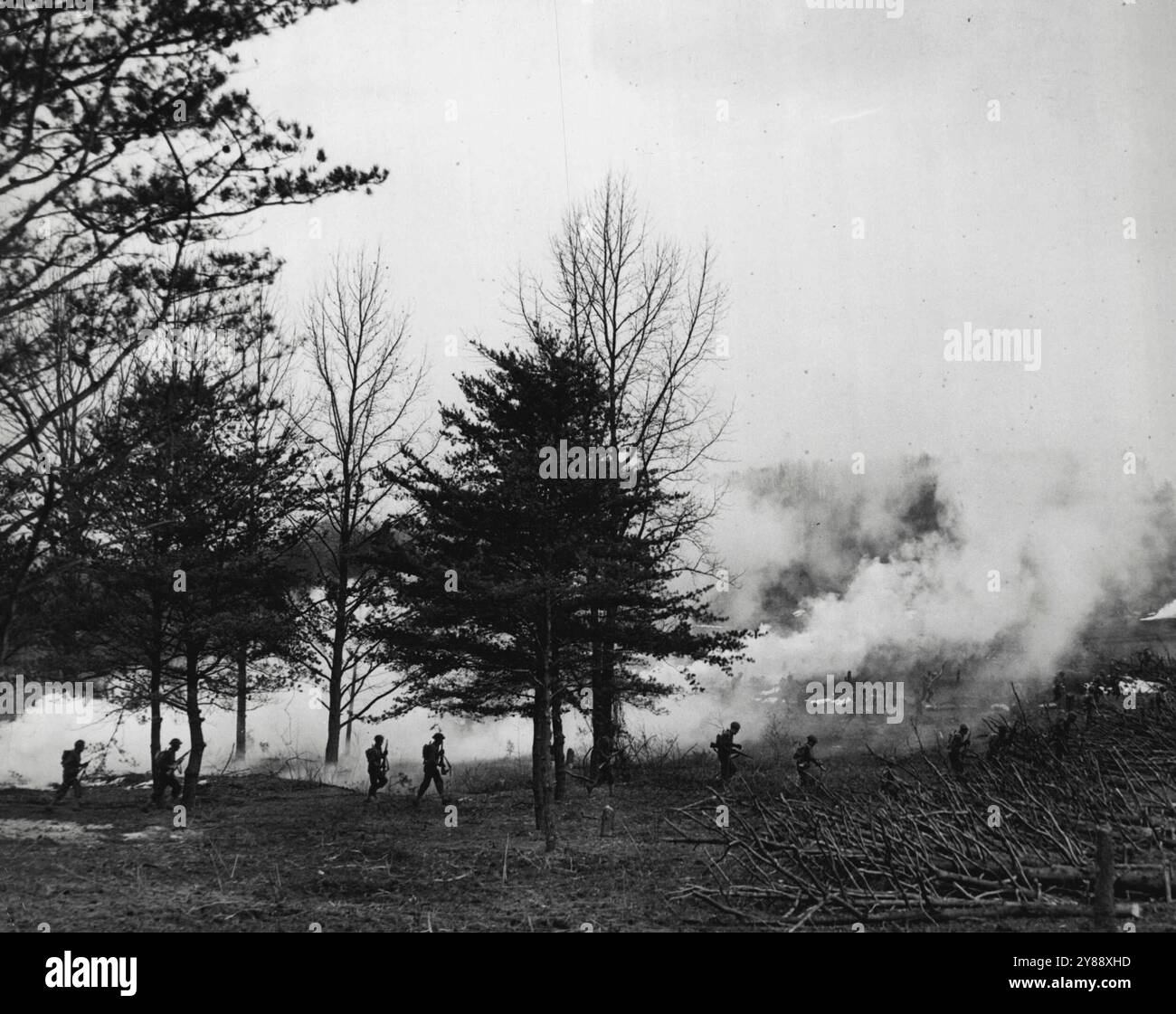 Uncle Sam Displays Fighting Technique (4) -- Units of the fifth ...