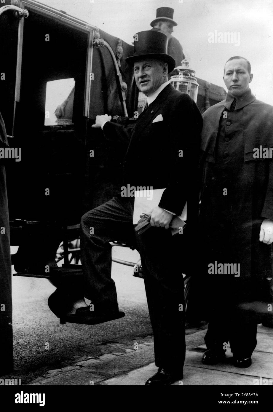 American Ambassador Presents His Credentials -- Mr. Winthrop Aldrich ...