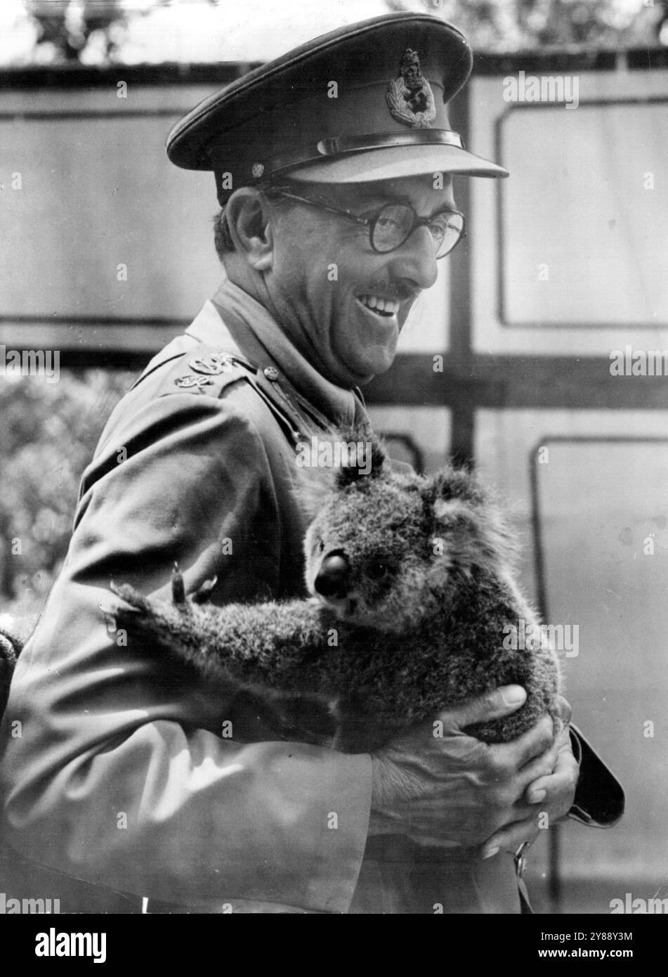 Field Marshal Lord Alanbrooke, Zoo. December 02, 1945. (Photo by Gordon ...