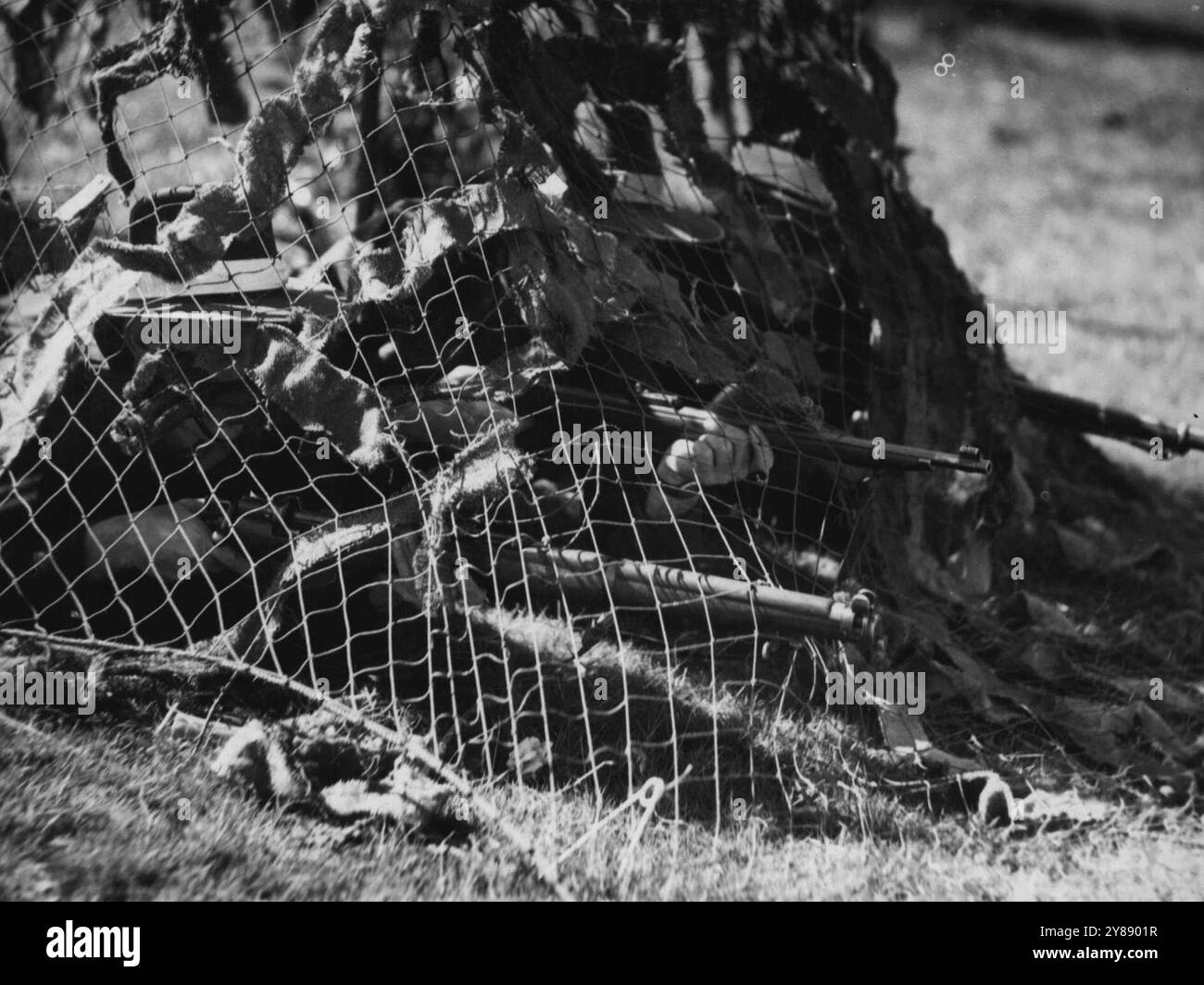 Camouflage plus! a machine gun nest during the VDC "Battle" at Beverly ...