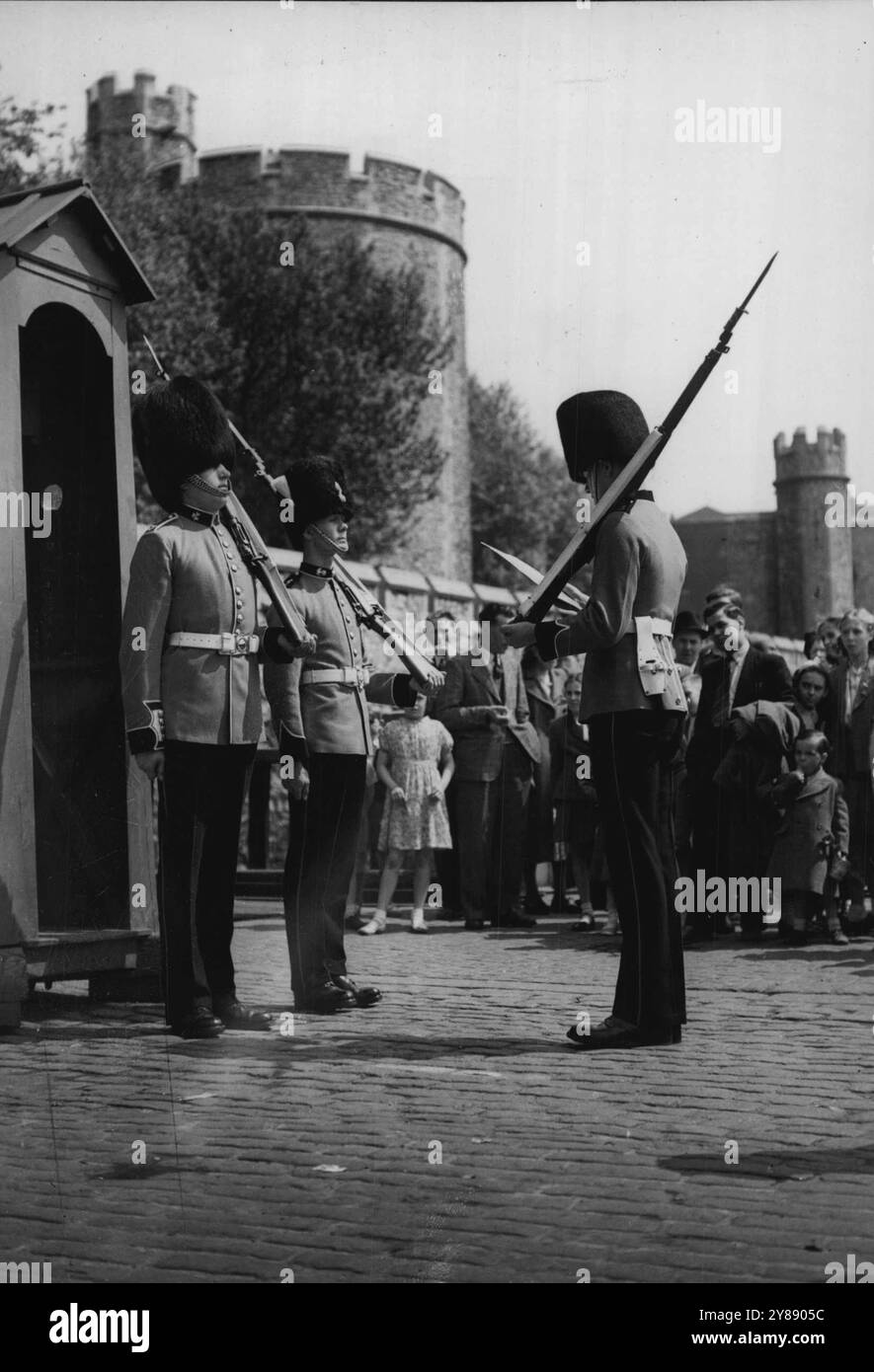Royal Fusiliers Return To The Tower -- The Guard Change on Tower Wharf ...