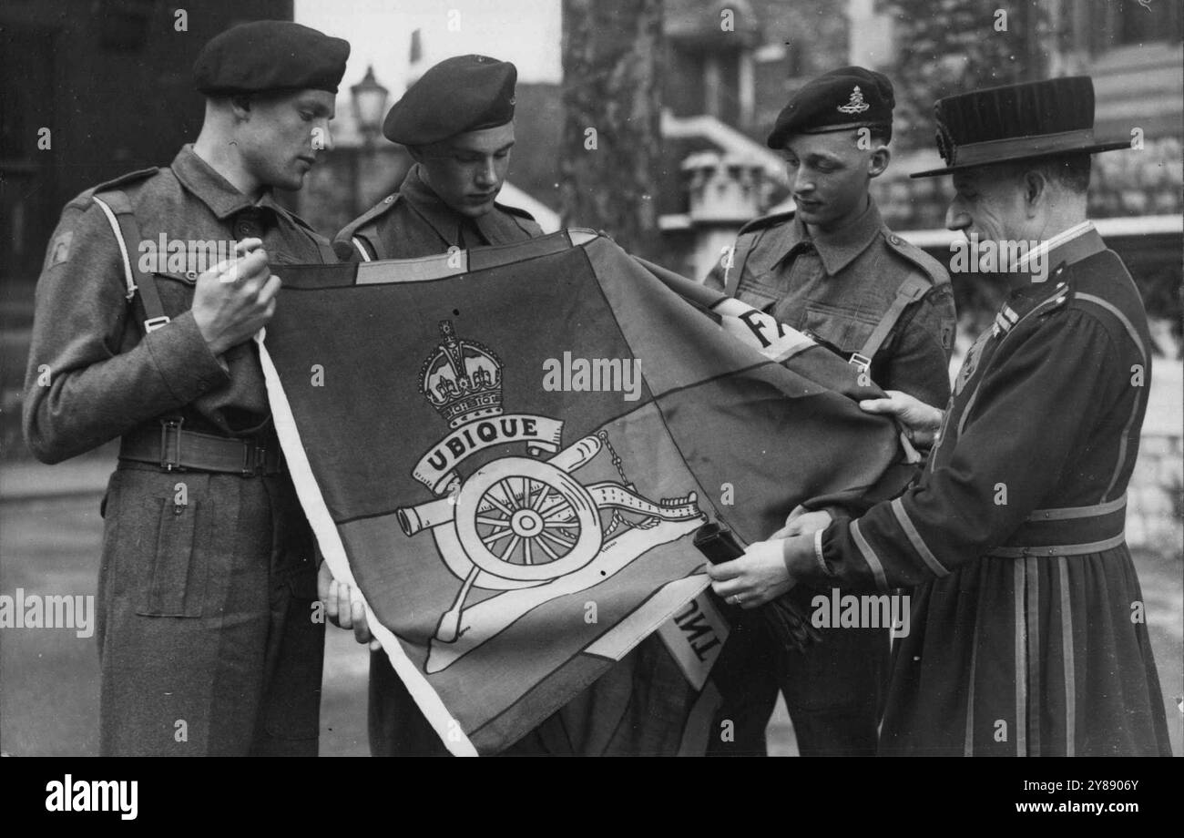 Gunners Take Over The Tower -- Gunners of the 98th Heavy Anti-Aircraft ...