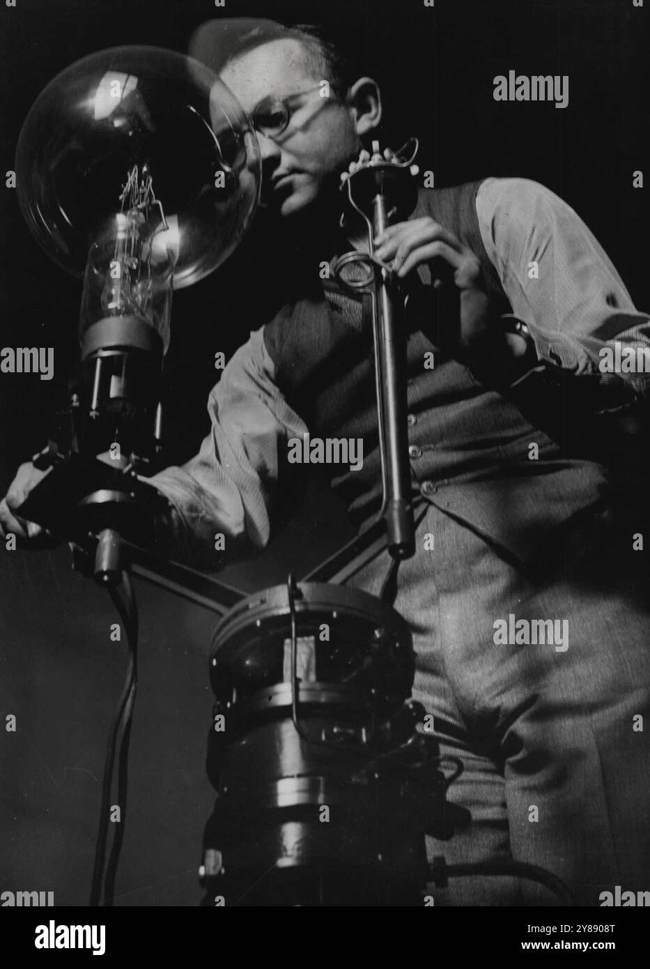 Pictures will throw hi-res stock photography and images - Alamy