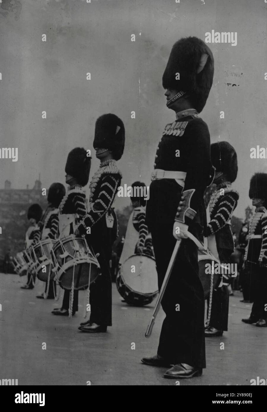 Grenadier Guardsman - British Soldiers - Brit. Military/Regiment ...