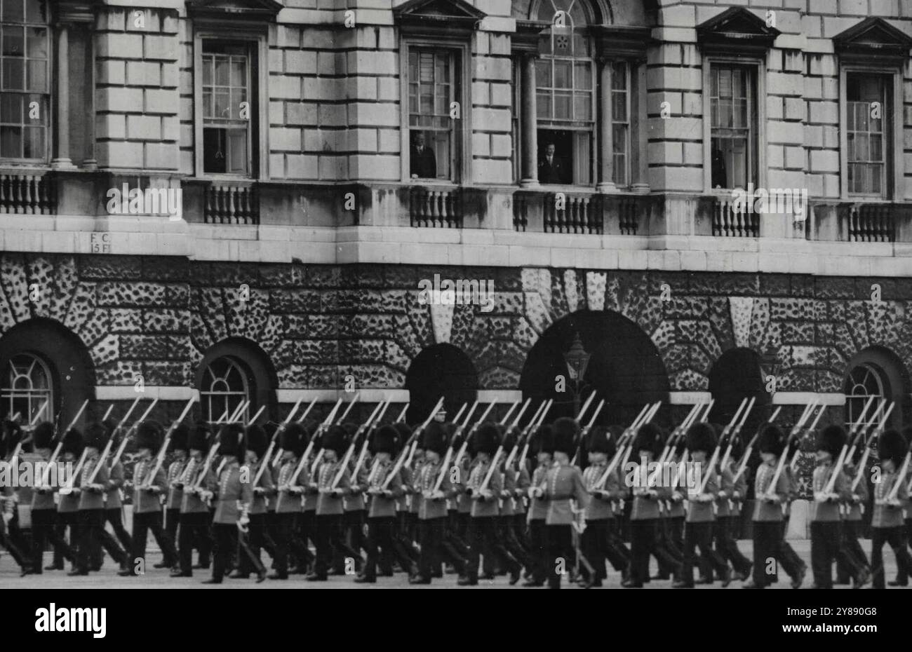 Grenadier guards in formation hi-res stock photography and images - Alamy
