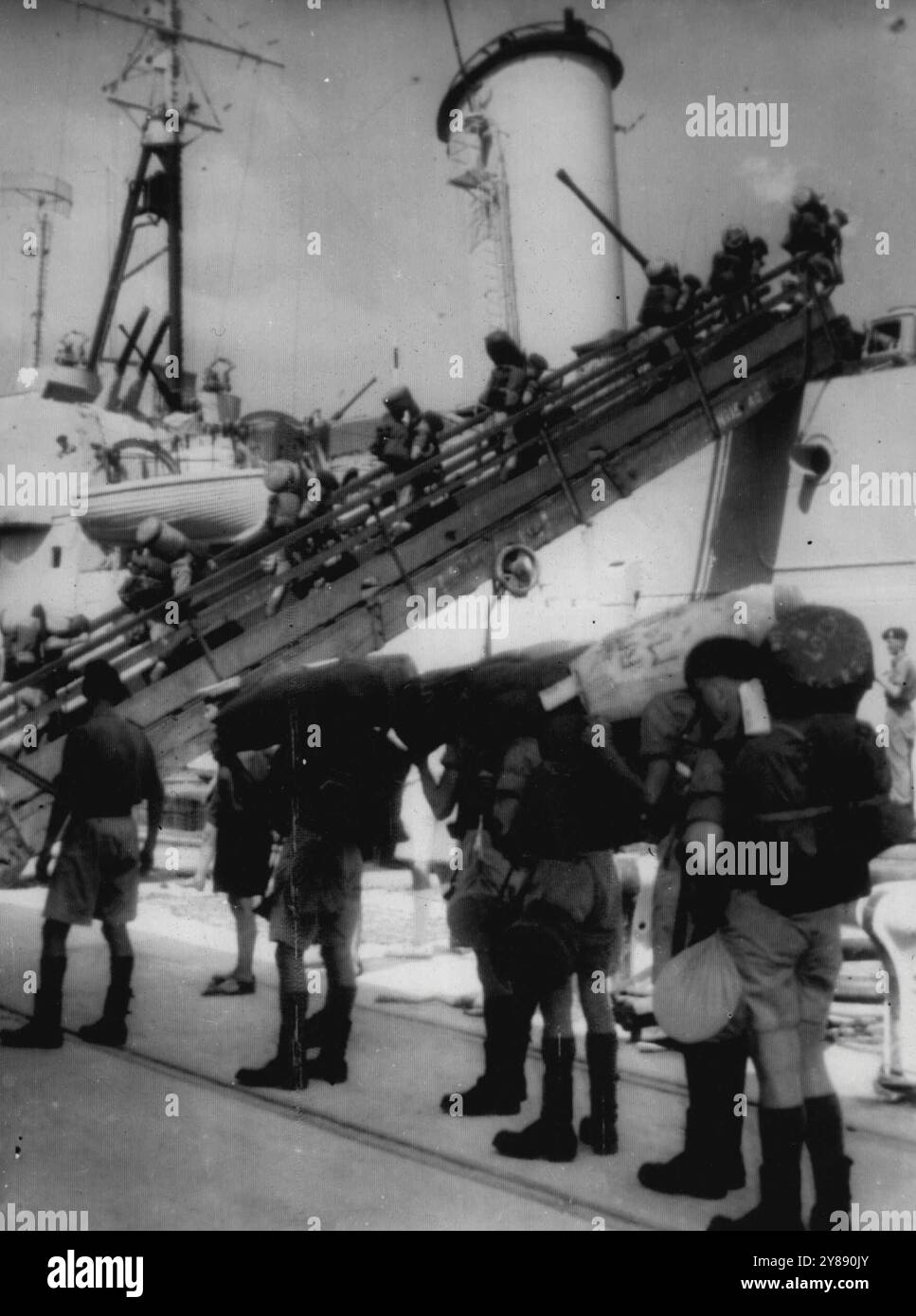 Commandos Leave For Cyprus -- Malta this evening shows men of No. 40 ...